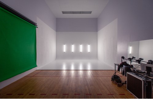 Pressekit DDC Factory Produktionsstätte - DDC ENTERTAINMENT GROUP