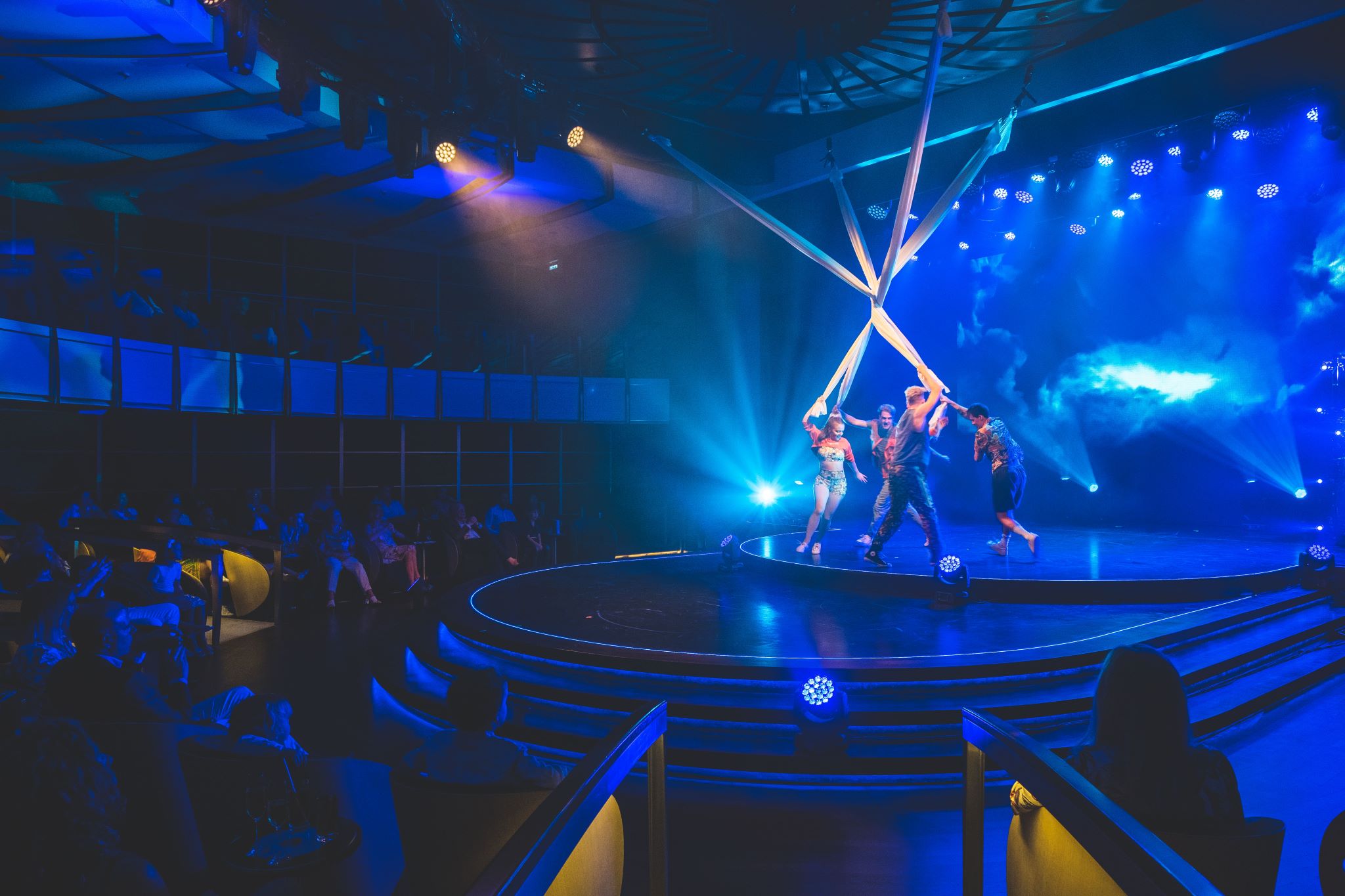 Breakin' Circus - Die neue Show der DDC in Schweinfurt